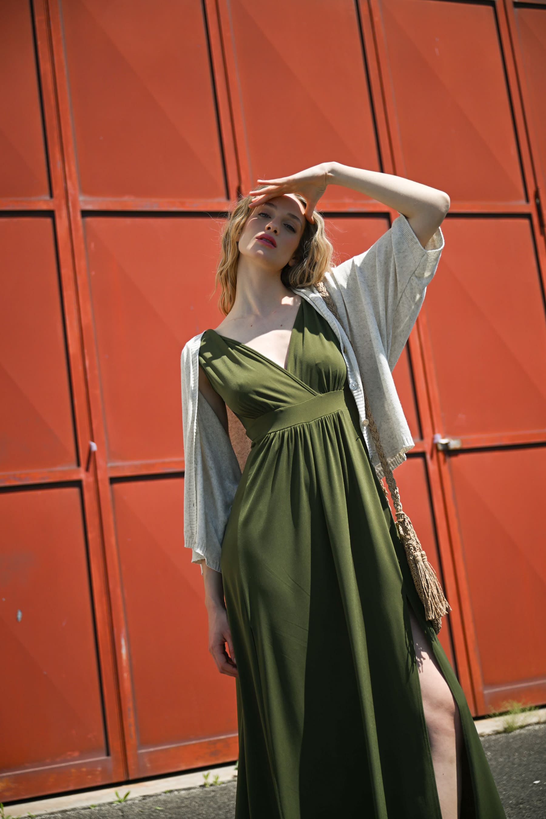 Abito lungo con scollo incrociato – Nunalie