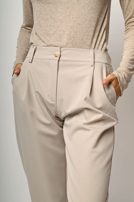 Pantaloni a gamba dritta con pinces – Nunalie