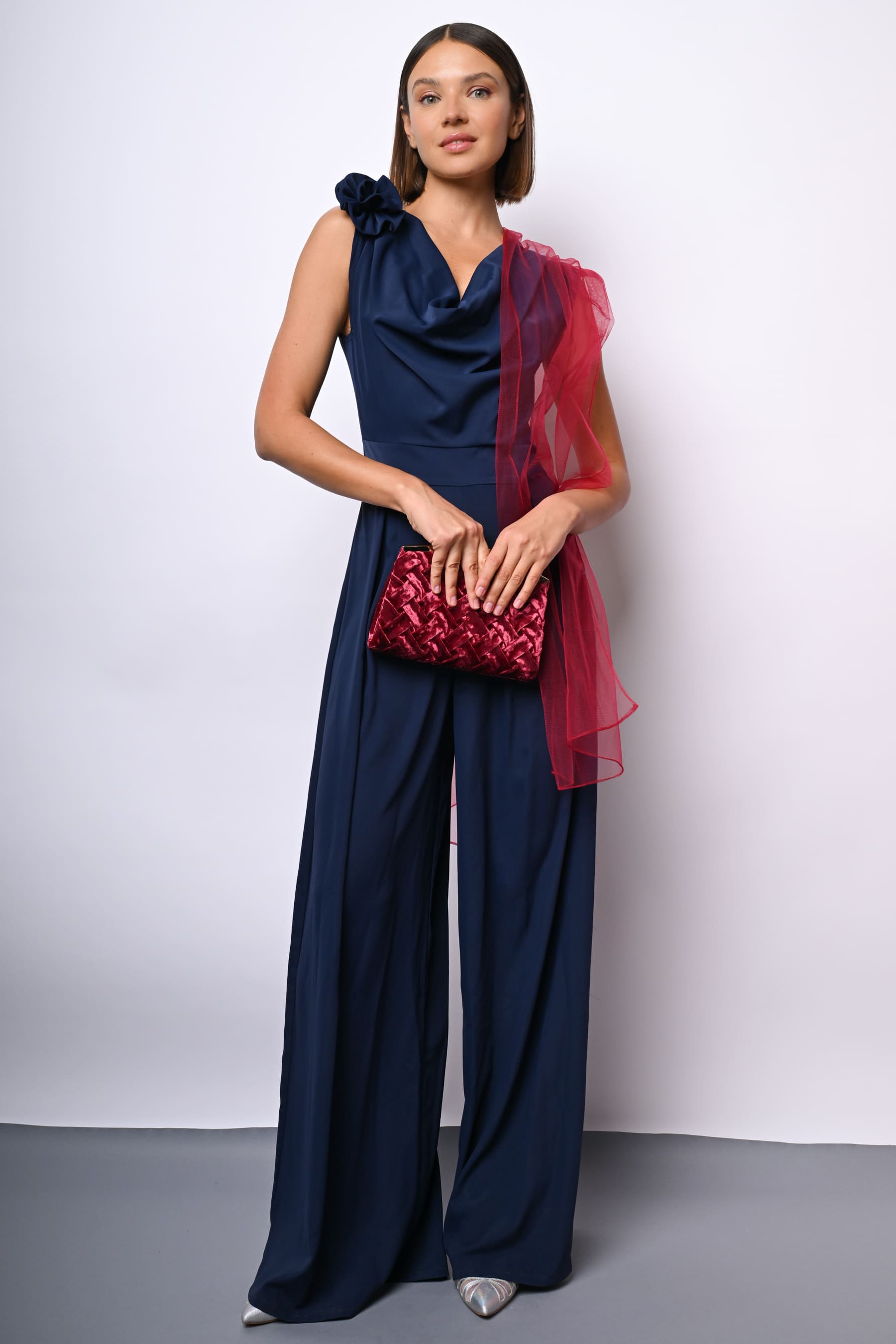 Tuta in raso con rosa 3D – Nunalie